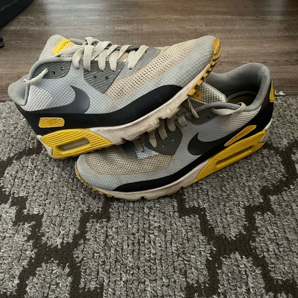 Nike | Shoes | Nike Livestrong Sneakers | Poshmark
